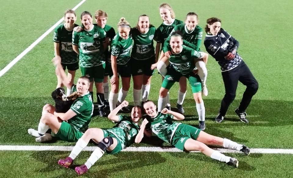 Damesvoetbal in de lift